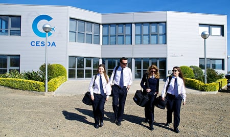 ¿Cómo financiar tu formación como piloto en CESDA?