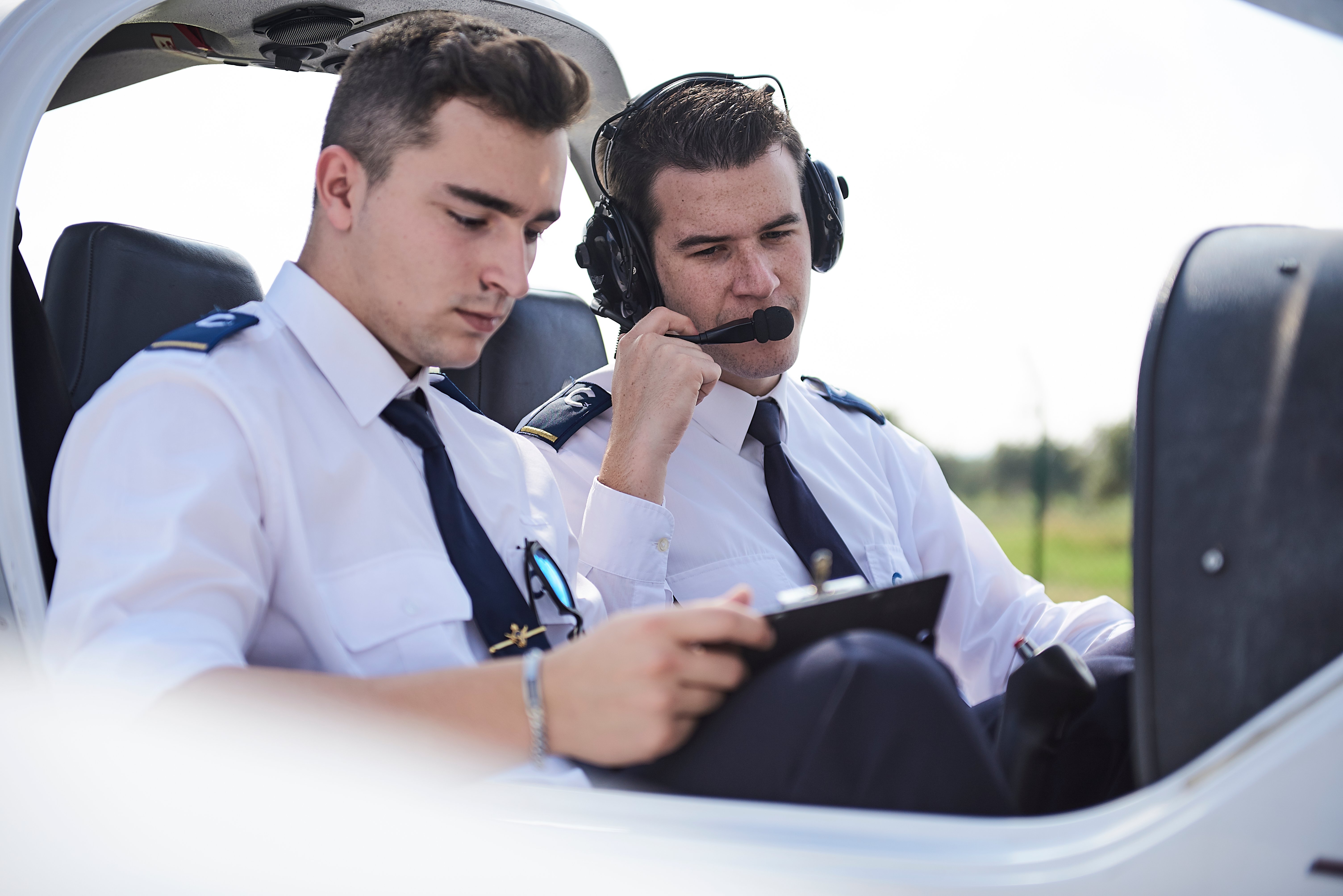 10 claves para elegir la mejor escuela de pilotos