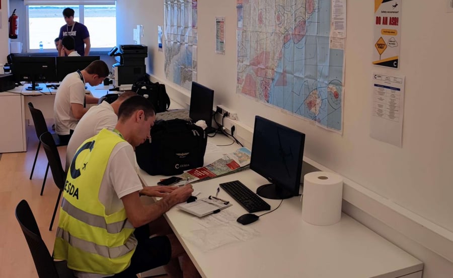 CESDA inaugura nueva base de vuelo en el aeropuerto de Lleida-Alguaire